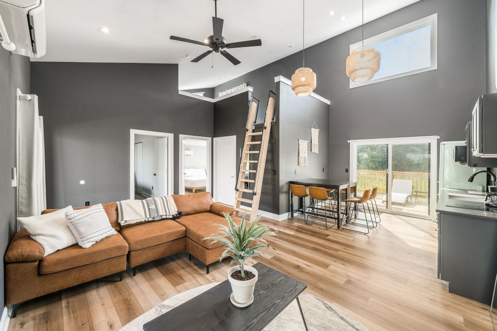 Photo Gallery & Virtual Tours - Retreat 21 Farm & Vineyard